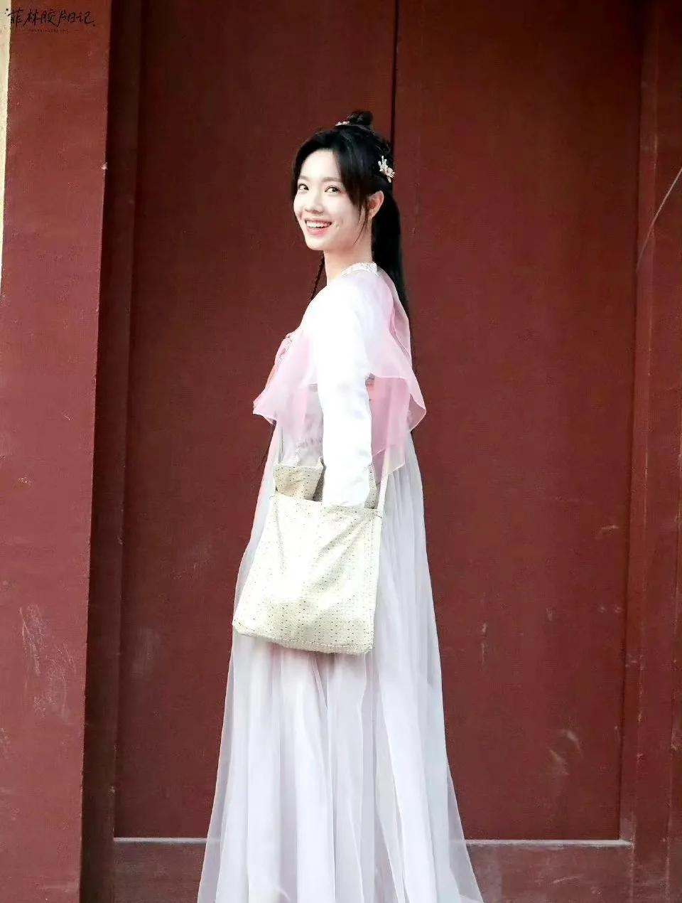 Is Zhuang Dafei the ugliest Huang Rong? - iNEWS