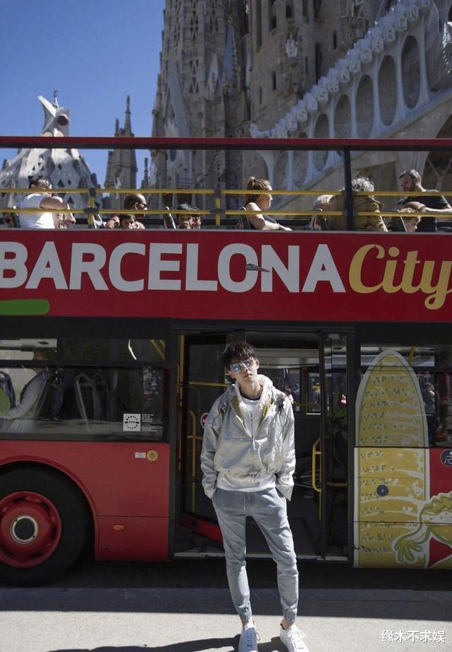 Another actor's work by Huan Rui was named by CCTV. He has cooperated ...