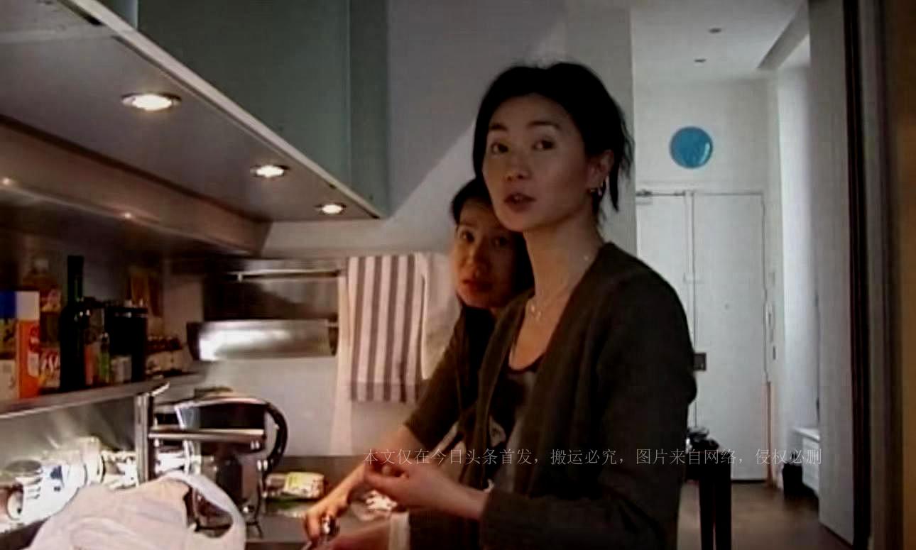Maggie Cheung suddenly updated her news, cooking in a mansion without ...