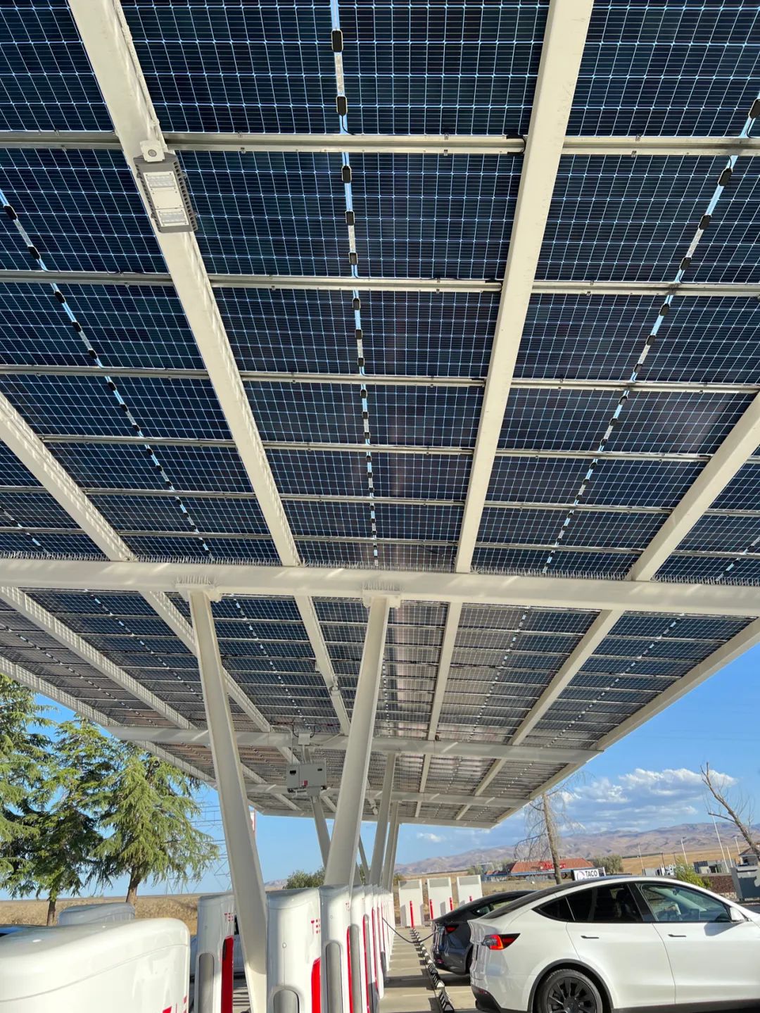 Tesla V4 supercharger station, and their power battery supply chain - iNEWS