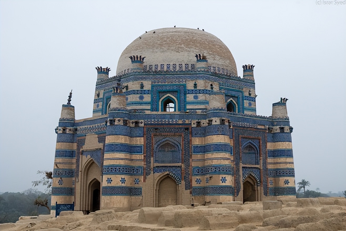 What are the historical sites in Pakistan? - iNEWS