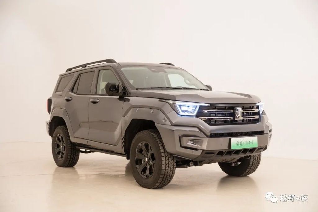 Tank 400 Hi4-T: Take all urban off-road? - iNEWS