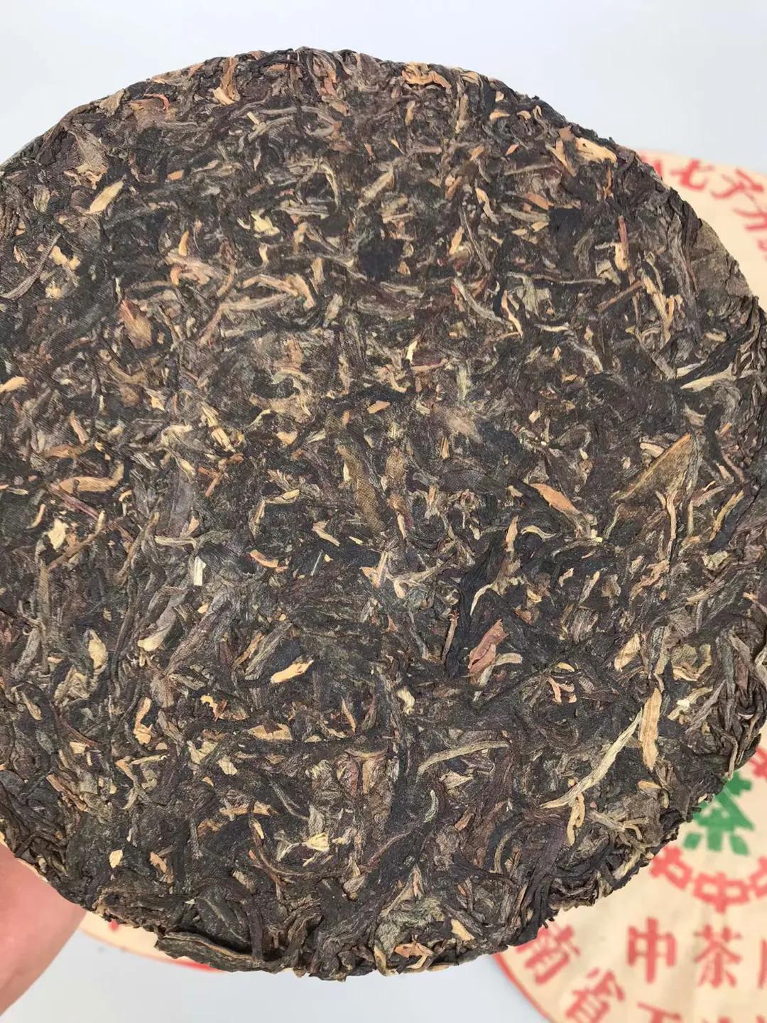 The raw tea from Xiaguan Tea Factory in 2001, the old taste is very ...