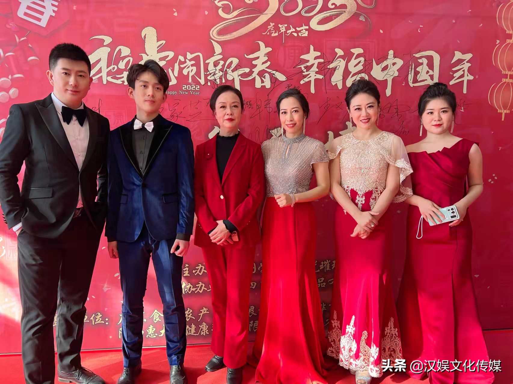The well-known host Wang Yueting was invited to host the Spring ...
