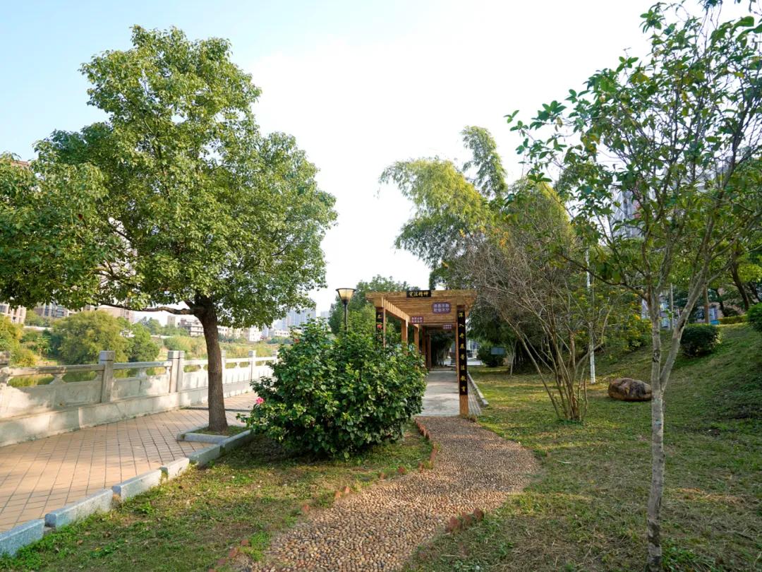 This small park covers an area of more than 6,000 square meters ...