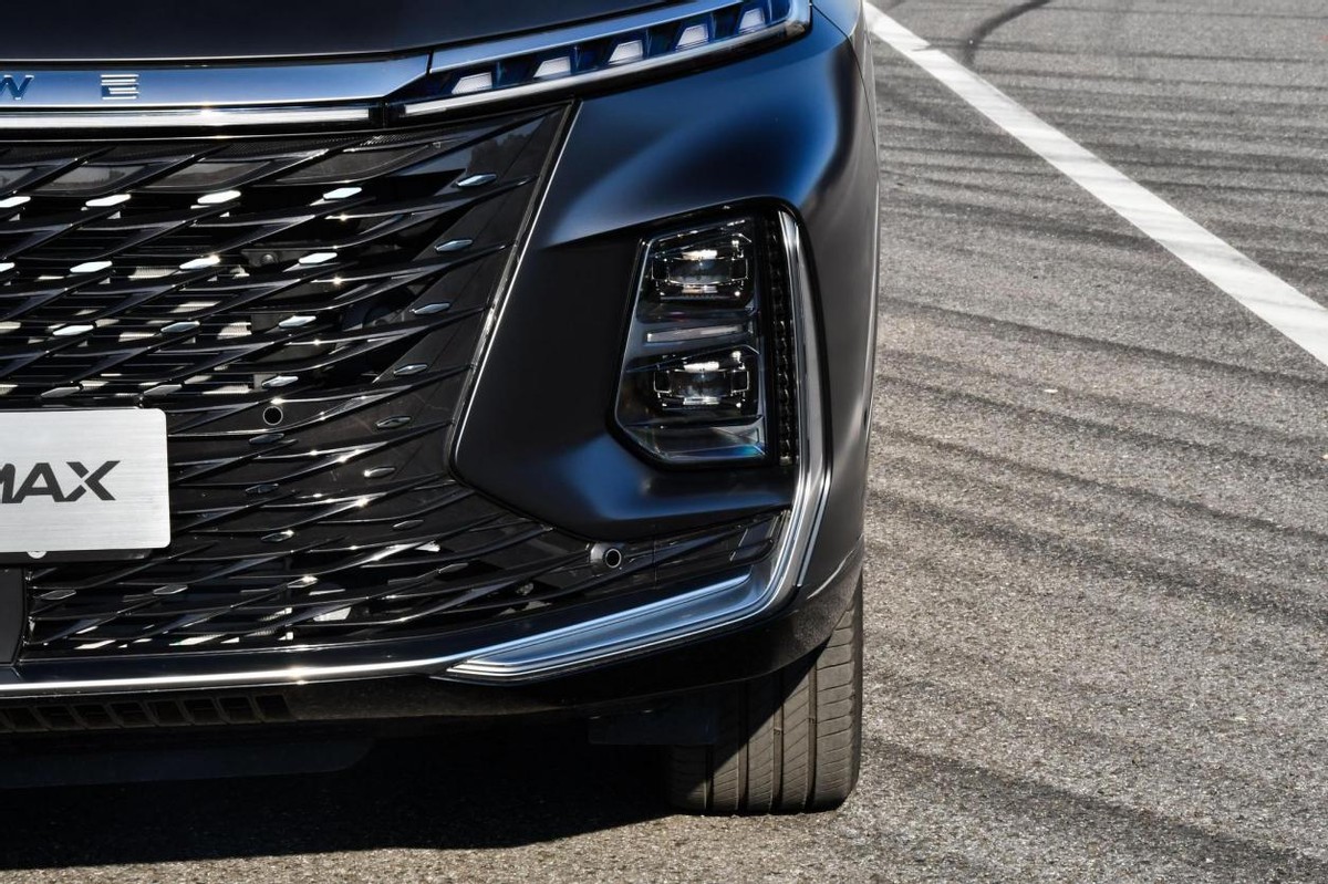 Roewe has another new model, 2.0T+8AT bursts with 231 horsepower, showing you the 2022 Roewe RX5 ...