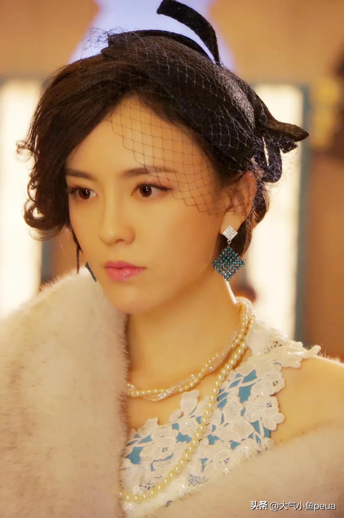 Mature and sexy Jiarong Lv, with bright eyes and beautiful teeth - iNEWS