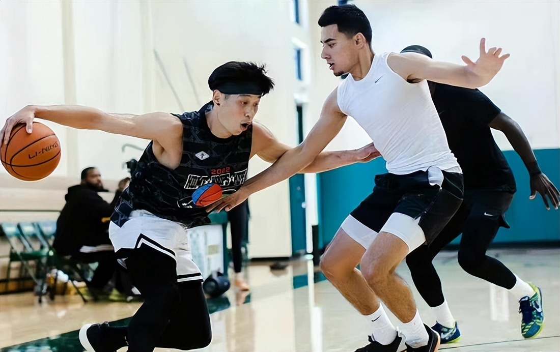 Jeremy Lin's debut is too strong!1V3 strong breakthrough and scoring ...