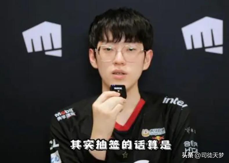 Luo Xin danced in black silk, and the interviewer of Mozi cos almost ...