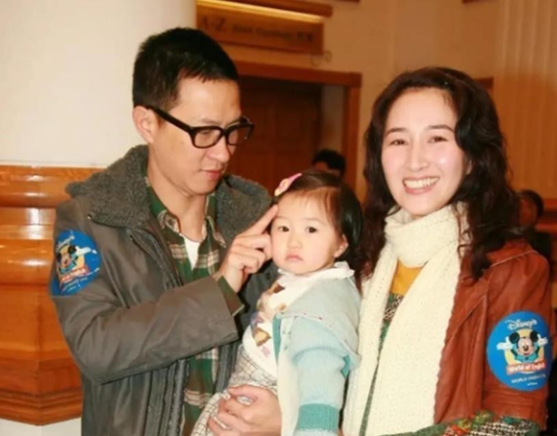 Hong Kong actor father-daughter comparison, Simon Yam, Eason Chan ...