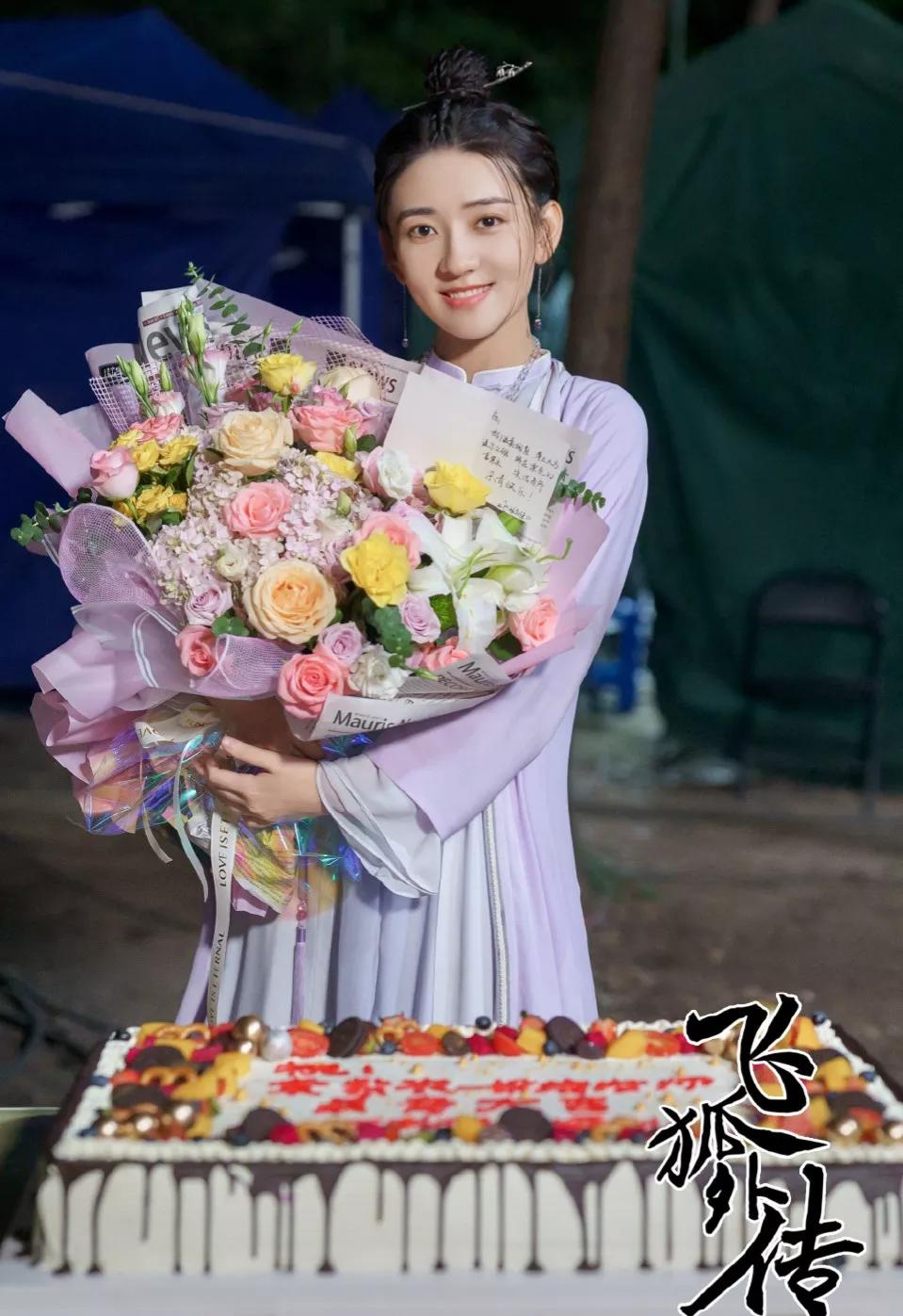 Qin Junjie brought the martial arts masterpiece "Moon Rising to the Sea ...