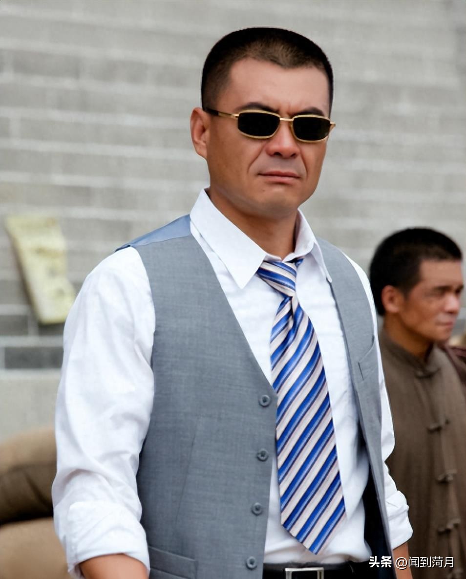 Both of them have Wang Xinjun's genes. Comparing the son of his ex-wife ...