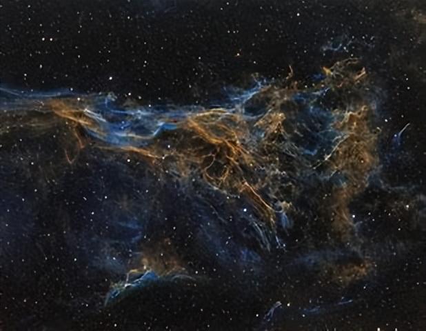 Mapping the interstellar medium: tracing cosmic filaments - iNEWS