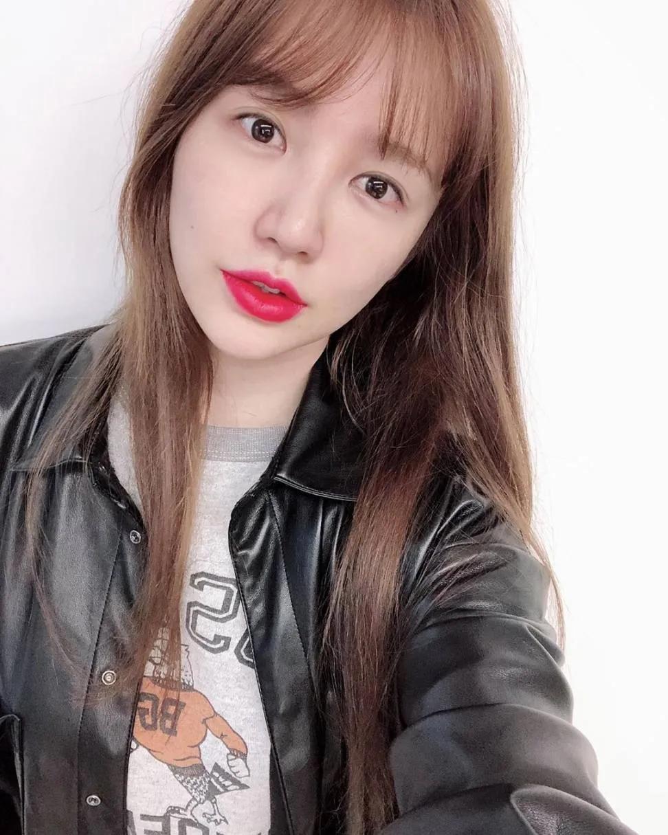 "Of course" Goddess Yoon Eun Hye - iNEWS