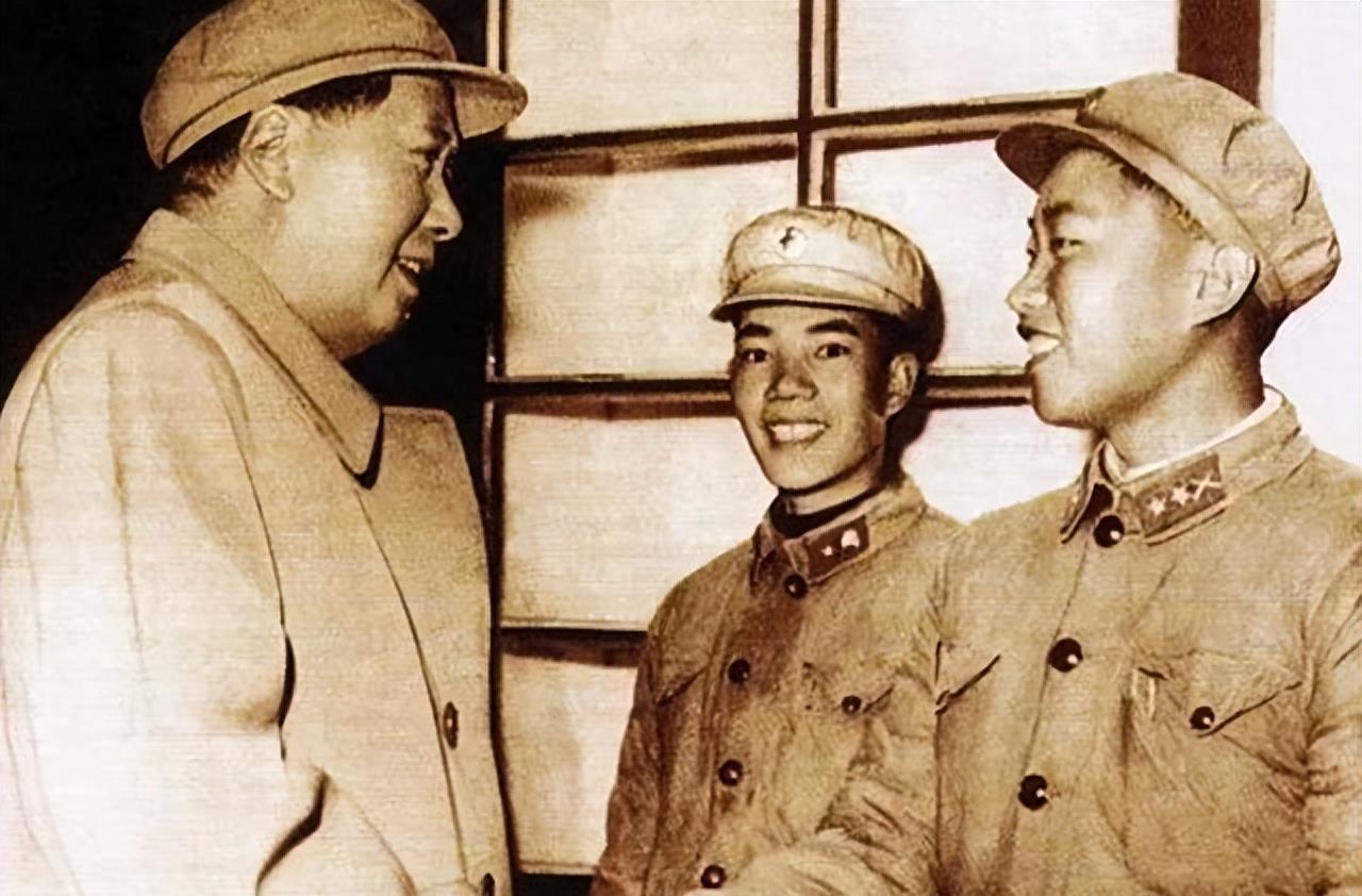 In 1967, guard Li Lianqing returned to his hometown but was ridiculed ...