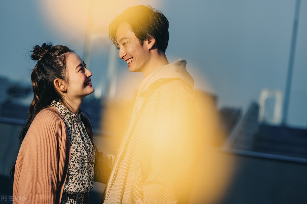 On the eve of your wedding, your first love suddenly came to you, what ...