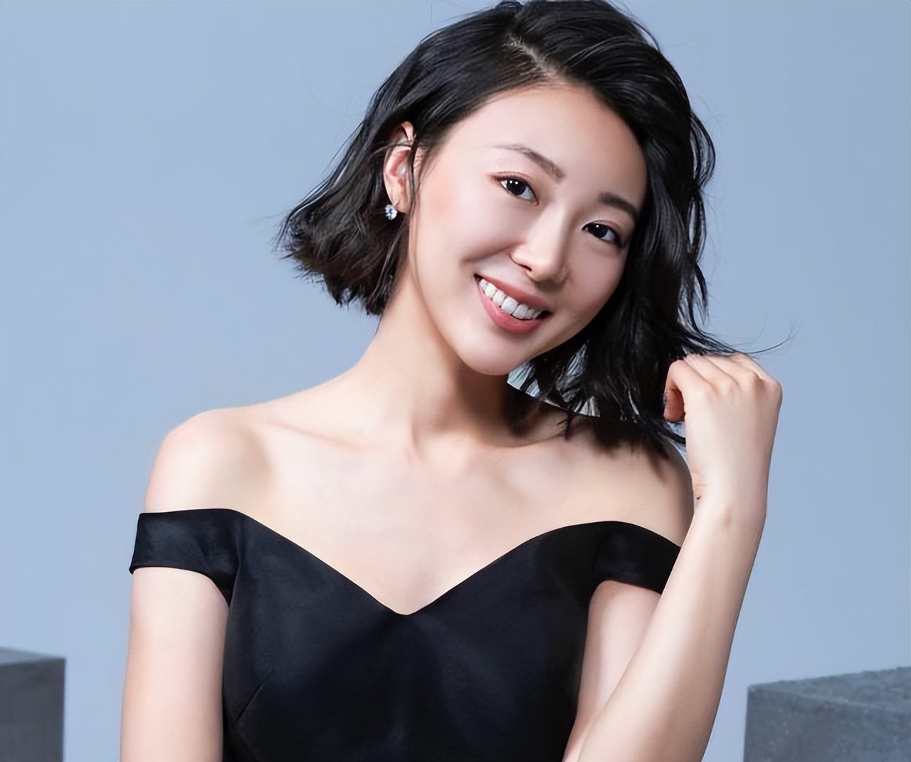 She is a Chongqing girl who is running for Miss Hong Kong. She is ...