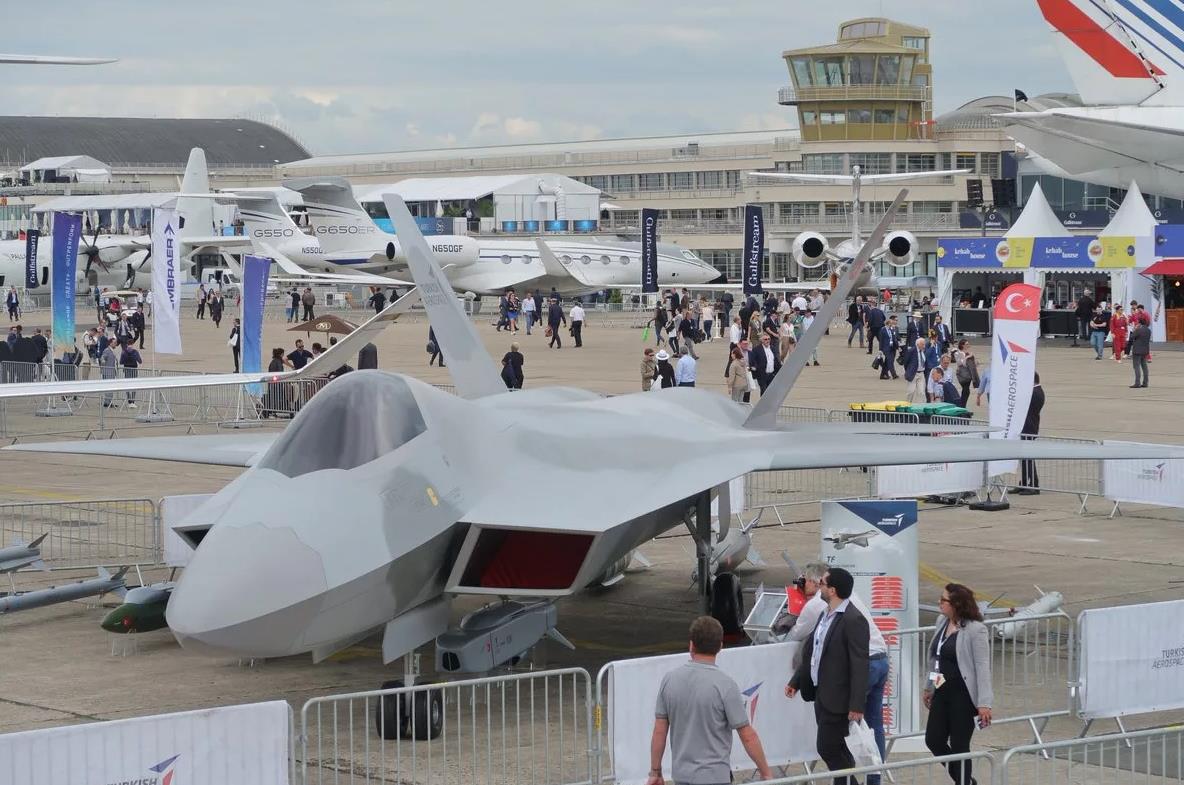 Türkiye's new fighter jet exposure! Equipped with a US company engine ...