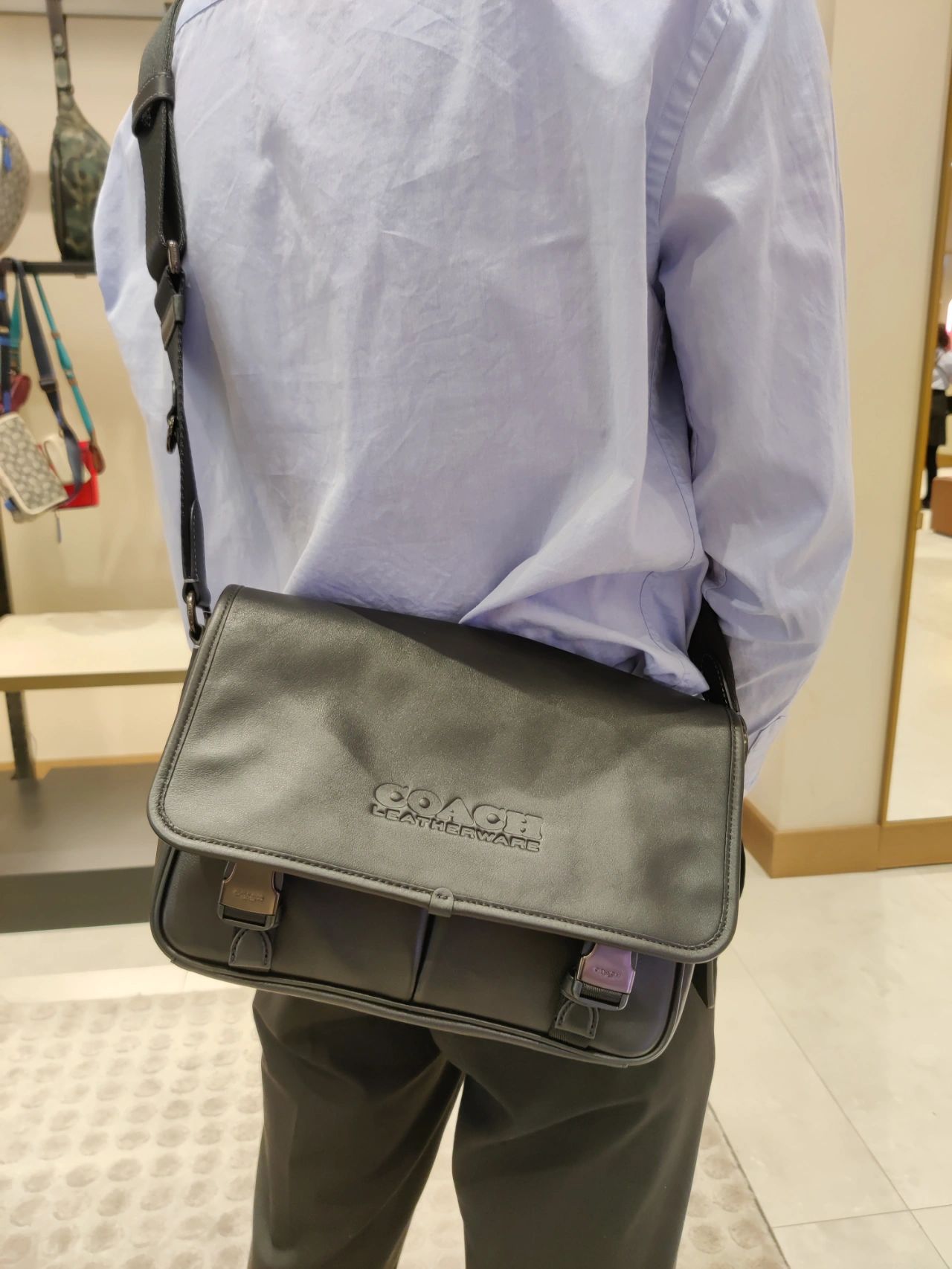 Coach Men's Carrying Bag COACH The size is just right for the IPad ...