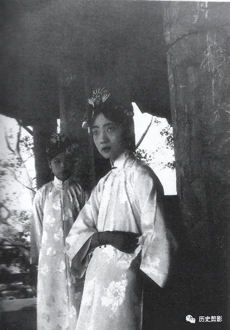 Looks beyond imagination: the real photos of concubines in the Qing ...