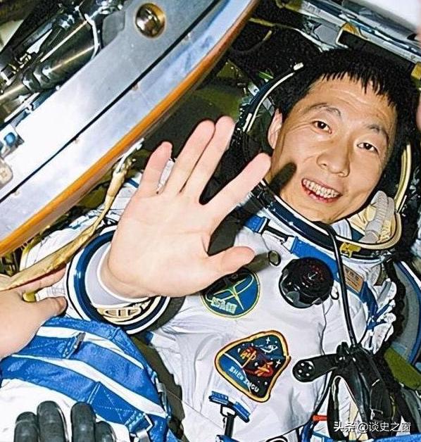 Yang Liwei heard a mysterious "knock on the door" in space, and solved ...
