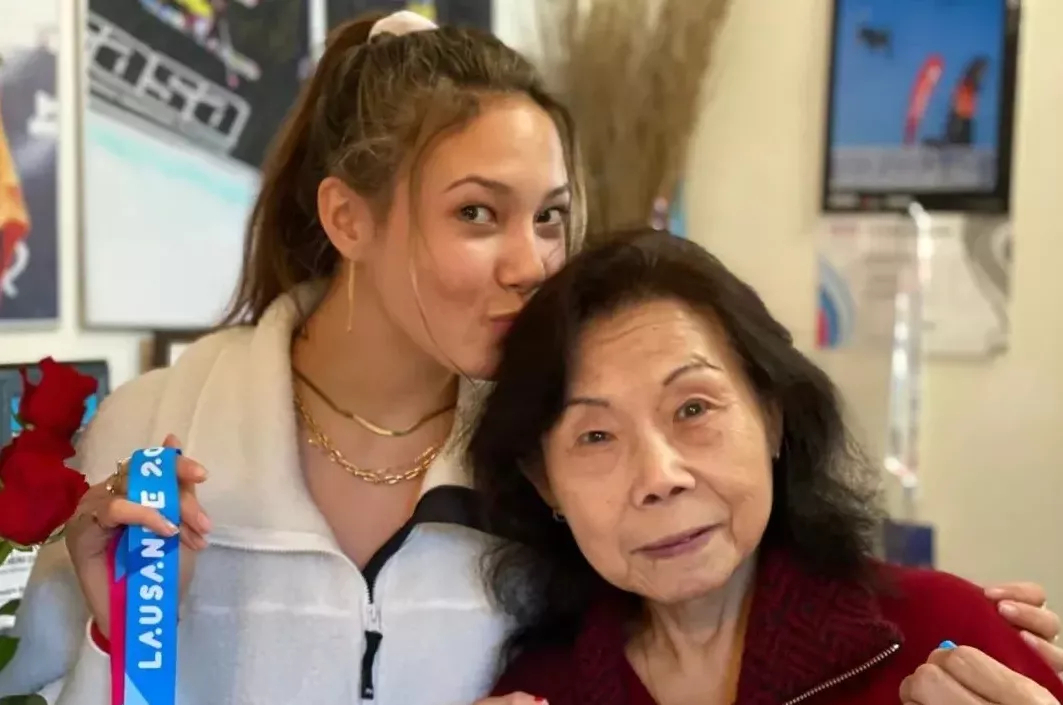 Gu Ailing won the "Sports Oscar", thanked her in Chinese, and mentioned ...