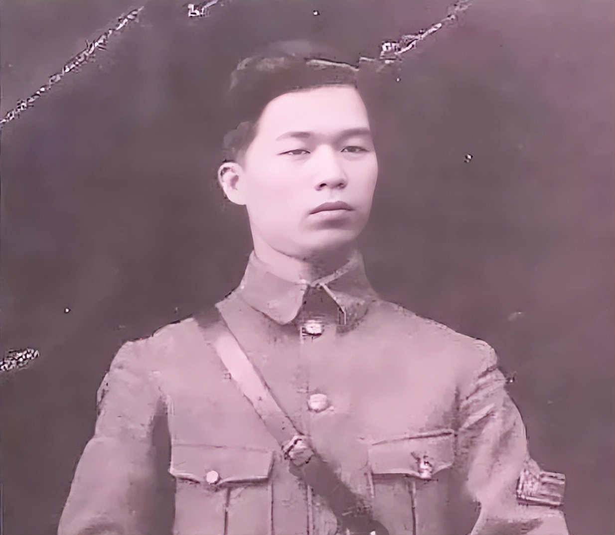 Chiang Kai-shek: There are only two people who can replace me, one is ...