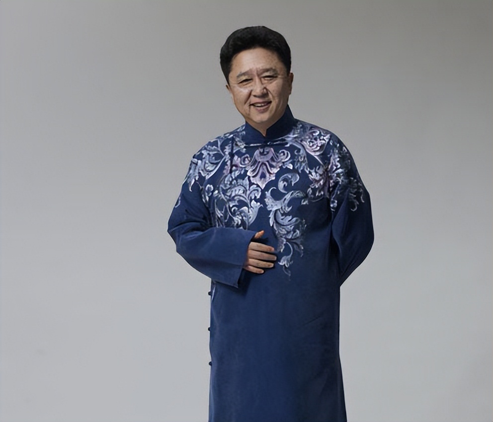 The "Queen of Crosstalk" Yu Qian married a female student who was ten ...