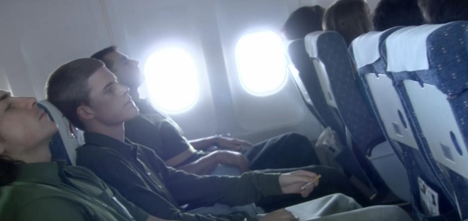 Story: American Airlines DC-10 cargo door incident, the coffin fell ...