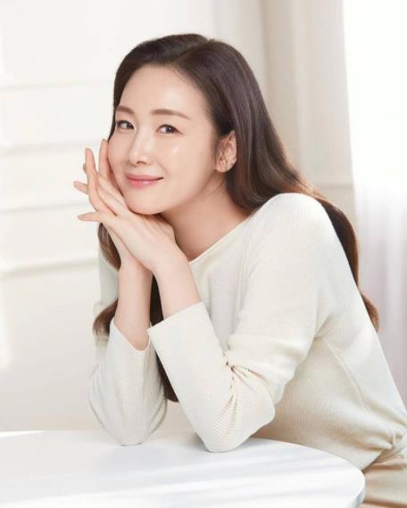 The cosmetic face and the original face are very different after 20 ...