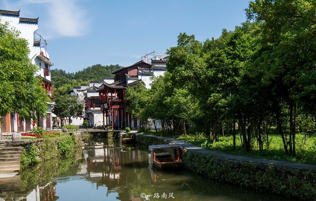 The real shot of "Xiaowu Town" in Shangrao, the scenery of Xiaoqiao and ...