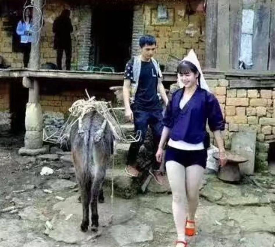 Minority ethnic groups in Yunnan, women wear shorts all their lives ...