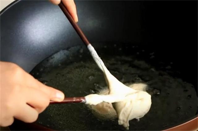 A new way to eat flour, no need to knead the dough, one roll of ...