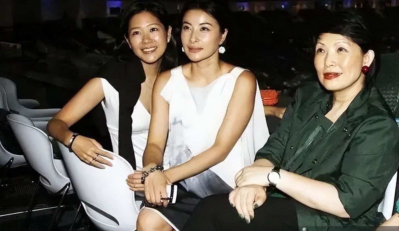 Gao Yuanyuan is in the same frame as Guo Jingjing, a light makeup can ...