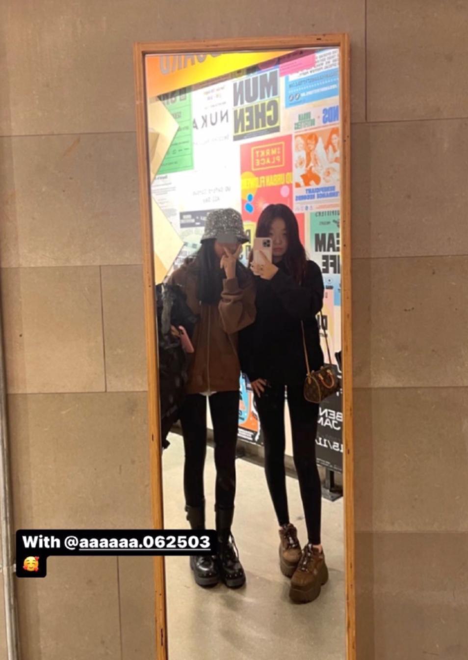 Wang Shiling, who was "abandoned" by Li Xiangyang, has a pair of long ...