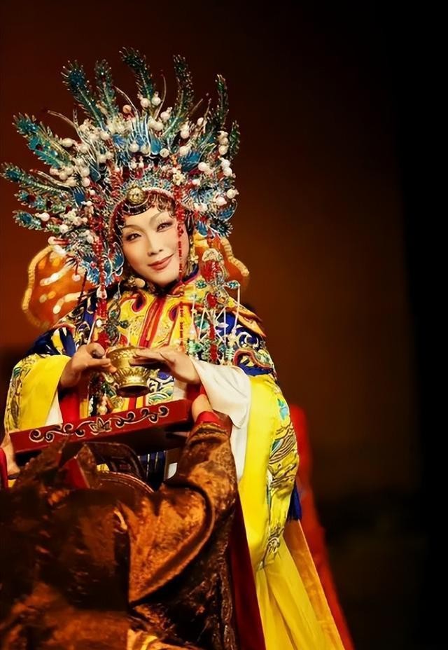 The 46-year-old Li Yugang officially announced his new identity ...