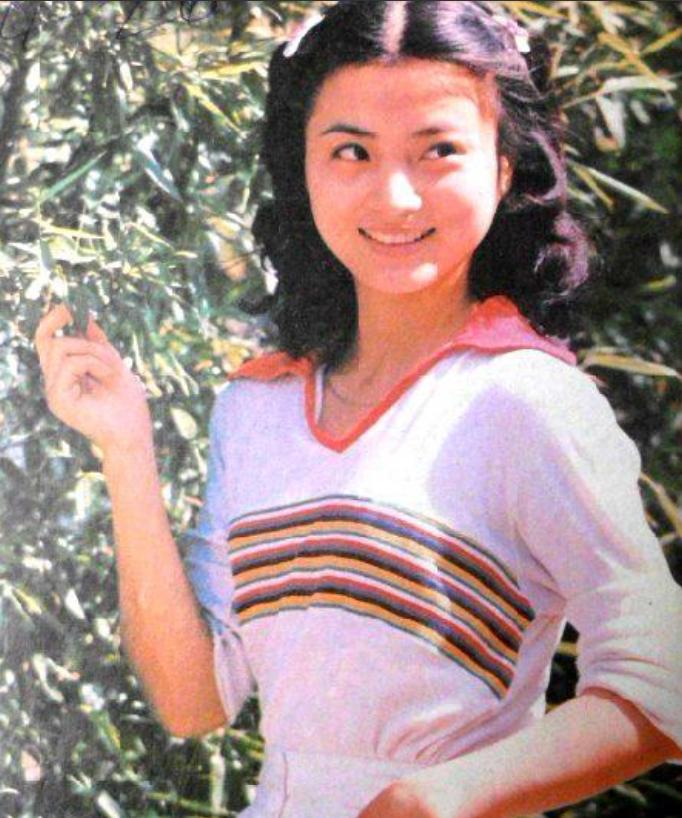 Li Lingyu: After breaking up with her first love, she married a foreign ...