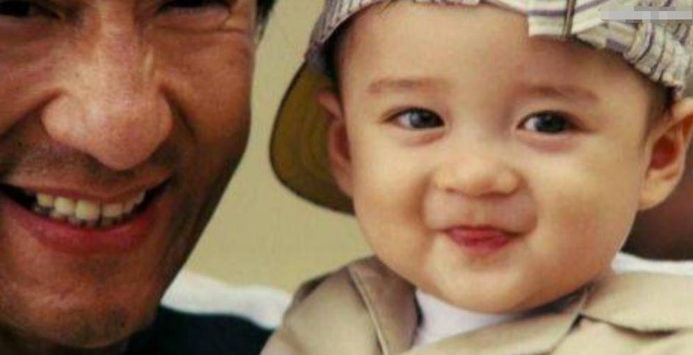 The half-year-old baby debuted as the actor, and Jackie Chan was "cried ...
