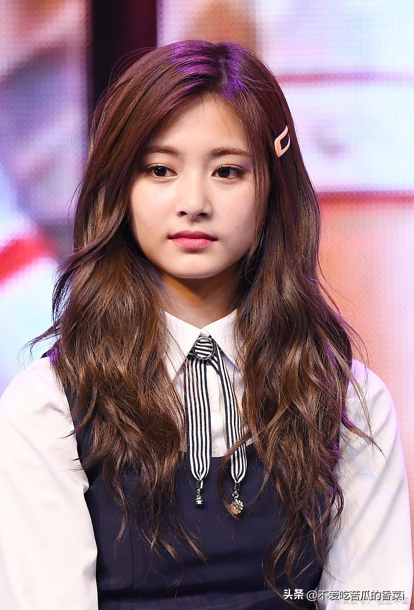 China's top 10 sexiest female stars, they are really born stunners! - iNEWS