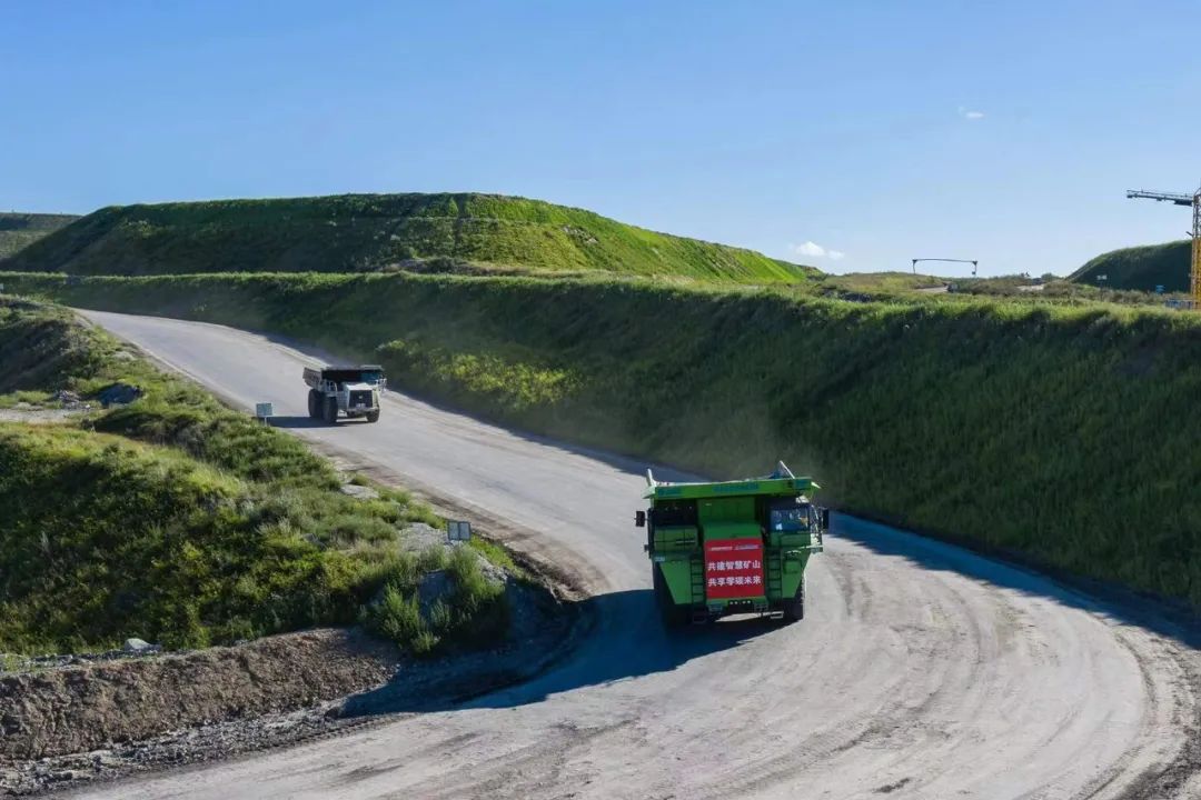 What is the experience of driving the world's first 120-ton battery ...