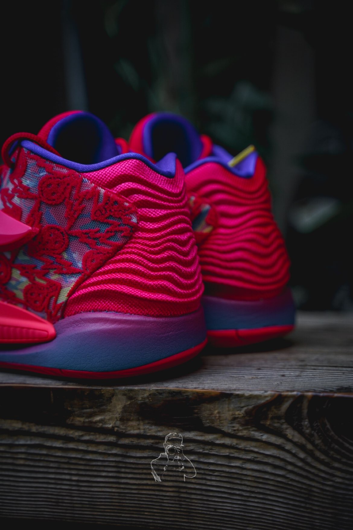 This pair of co-branded sneakers is a bit handsome, and you will never ...