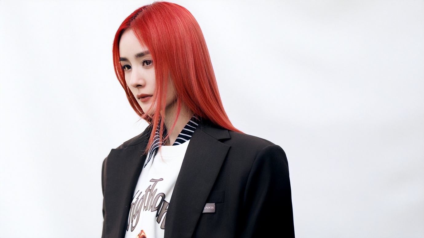 Yang Mi's red-haired new look was exposed for the first time. Is the ...