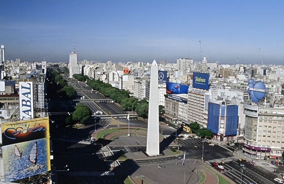 The impact of Argentine social values and customs, contemporary ...