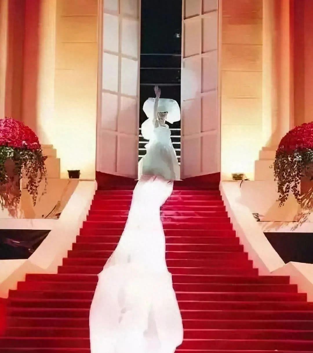 When Anita Mui was dying, she repeatedly told her bodyguards: I will ...