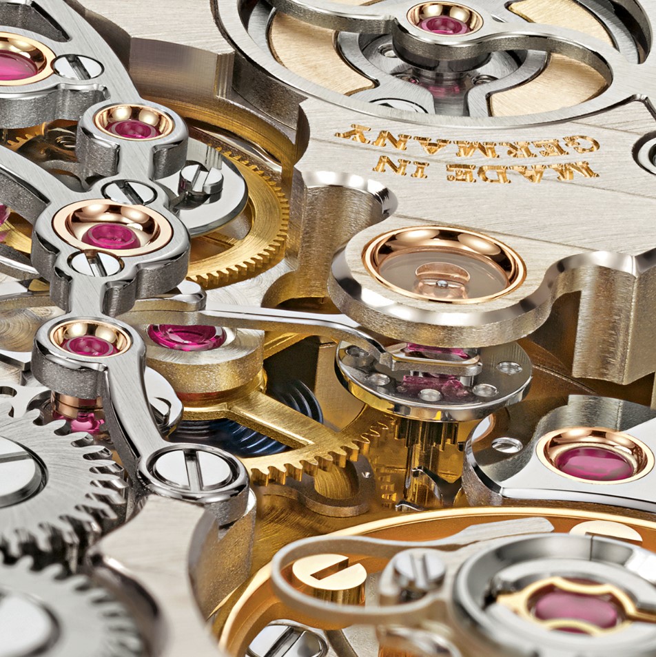 A good day starts with a good watch - iNEWS