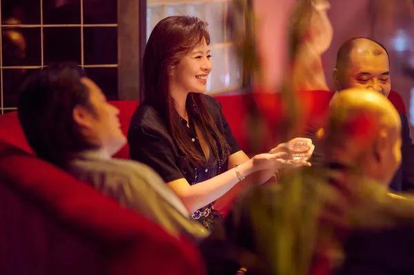 Liu Pinyan's "Bright Lights" has eye-catching acting skills, recalling ...