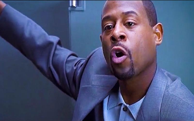 What thoughts does "Stupid Detective" convey to the audience by telling ...