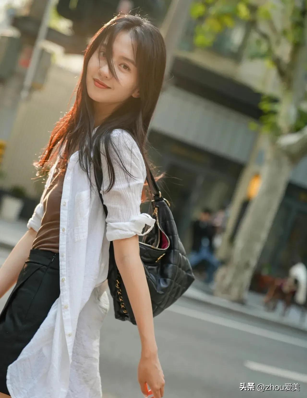 Miss Universe Xu Lingyue is the business card of Yunnan beauty - iNEWS