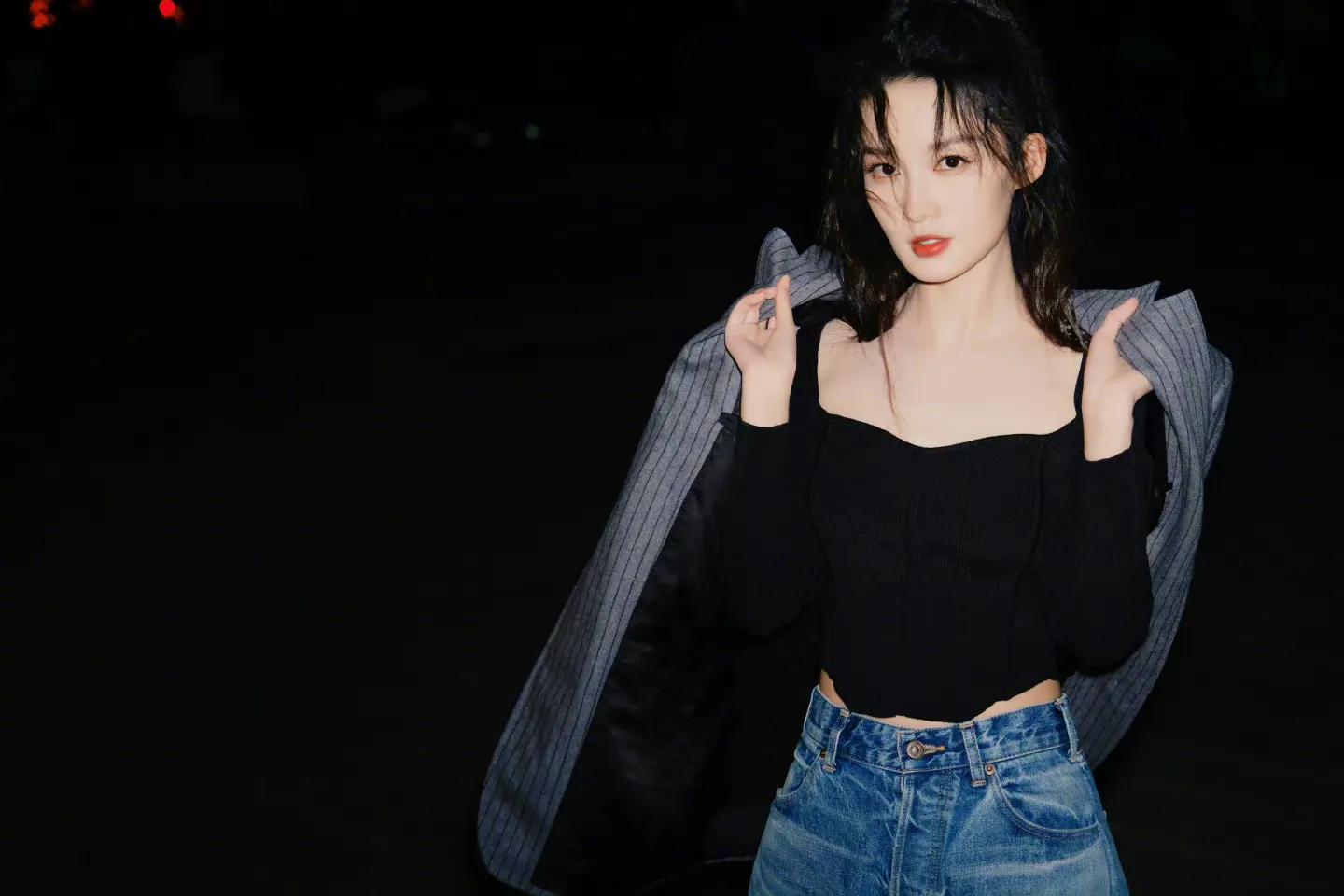 Li Qinqiu's walking pictures - iNEWS