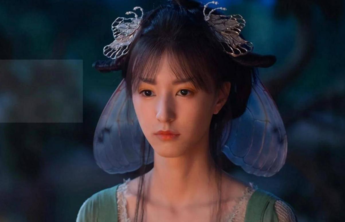 Hua Chenyu's rumored girlfriend showed up at the hospital alone, weak and crying, eyes hard to ...